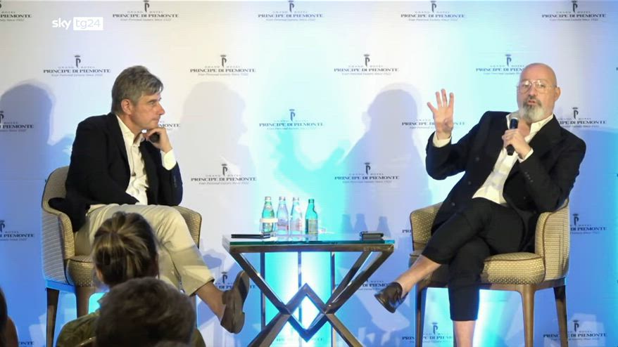 Caso Vannacci, Bonaccini a Viareggio: "Ha fatto bene il ministro ...