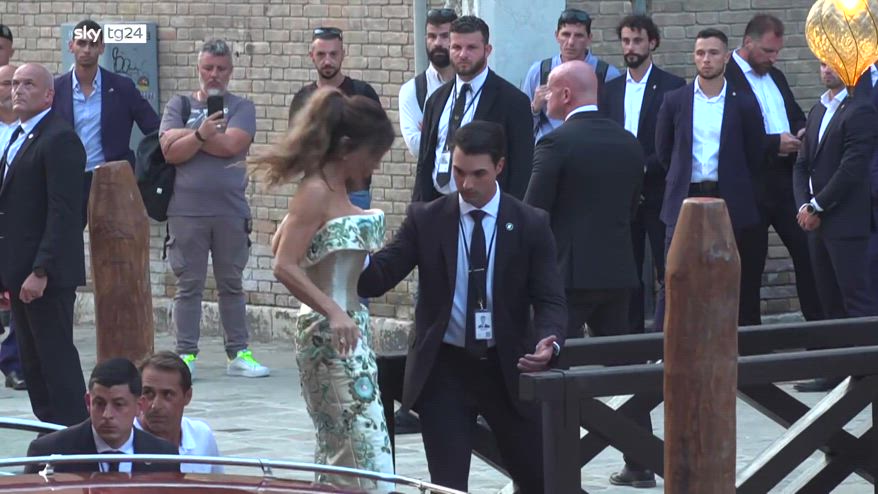 Nozze Bezos, prima grande festa alla Madonna dell'Orto | Video Sky