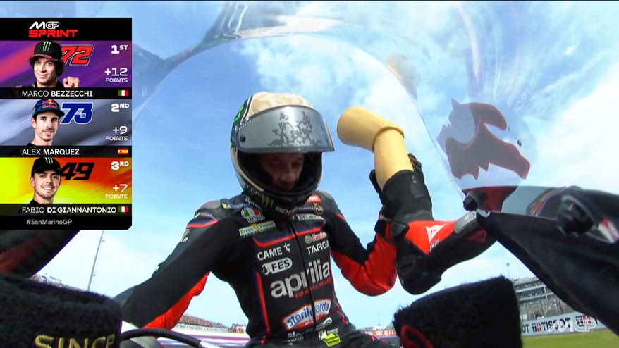 'GarBez' vince e festeggia a Misano… con la gamba!