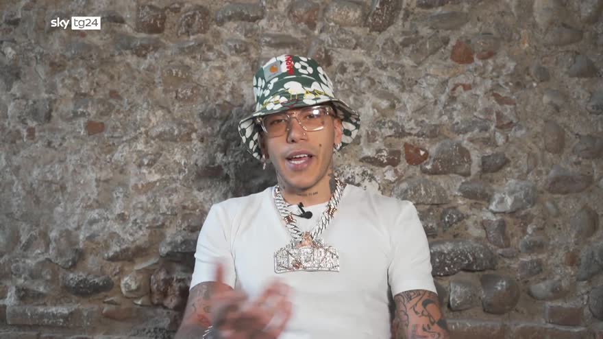 Sfera Ebbasta in tour, grande show all'Arena di Verona | Video Sky